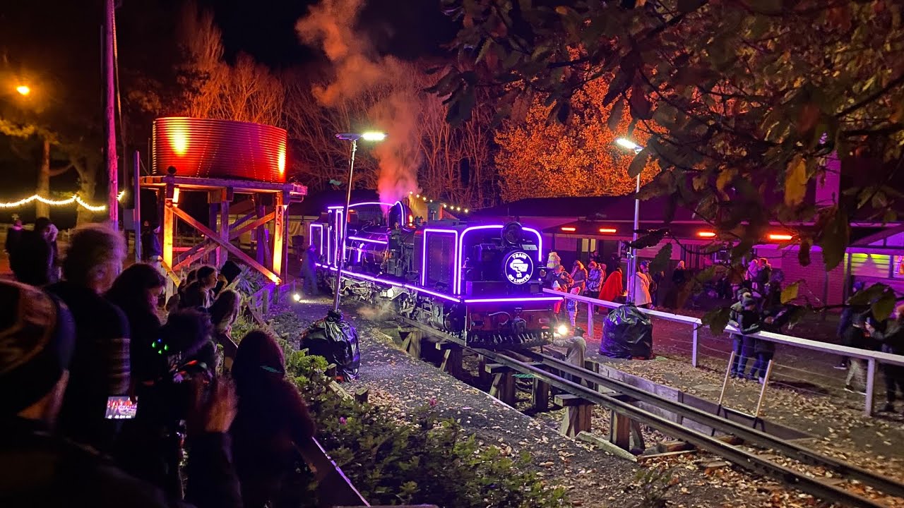 Puffing Billy's Train of Lights 2023 (4K) - YouTube