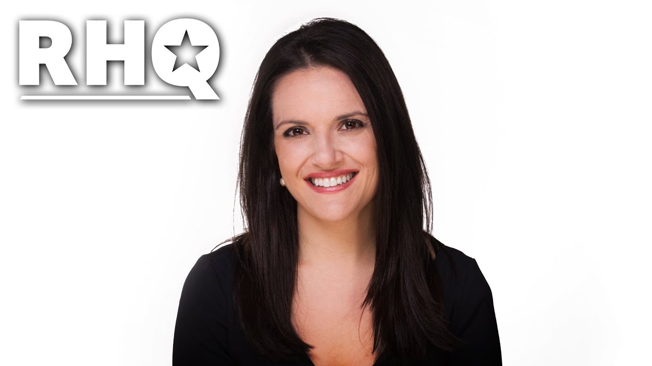 Nomiki Konst Runs To WRECK NYC Establishment - YouTube