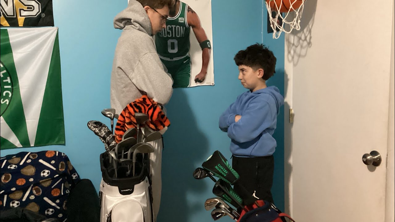 Golf Bag Tour! (WHO WILL WIN?) - YouTube