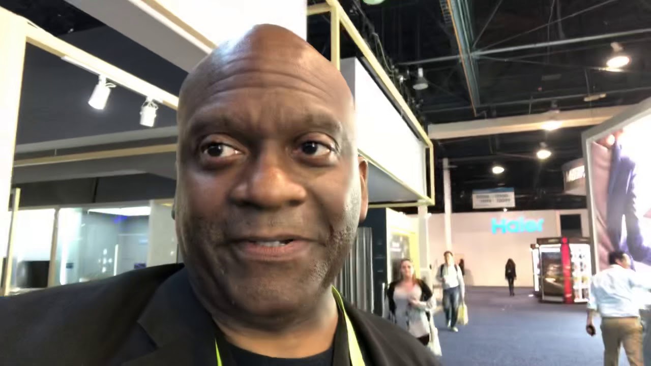 A Look At Qualcomm, Intel, Hisense Booths At CES 2019 Las Vegas - YouTube