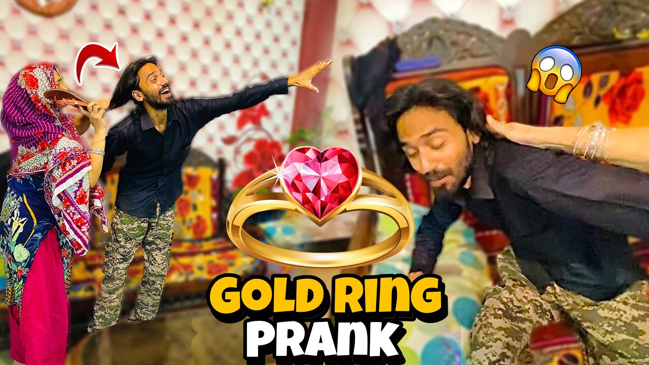GOLD RING PRANK 😂 Prank Gone Wrong 😱 Mama Se Bht Maar Pari 😭 - YouTube
