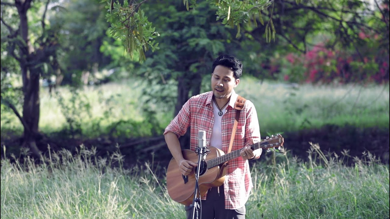 Zenn Kyi - အချစ်ကြောင့်သာ (Live From Home) - YouTube