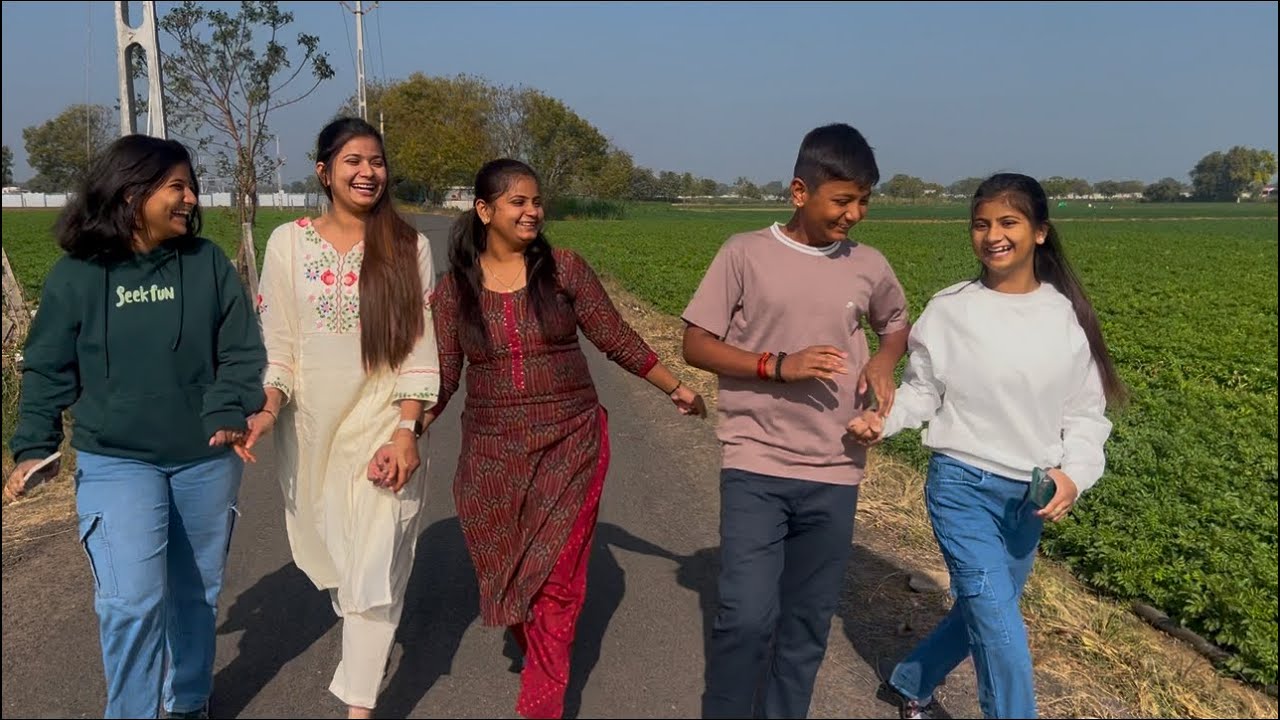 Aaje aapi didi ne surprise || didi thaya emotional🥺|| yashvi Patel ...