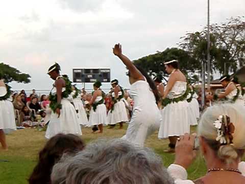 Easter sunrise service hula in Kailua Kona, Hawaii 2010 - YouTube