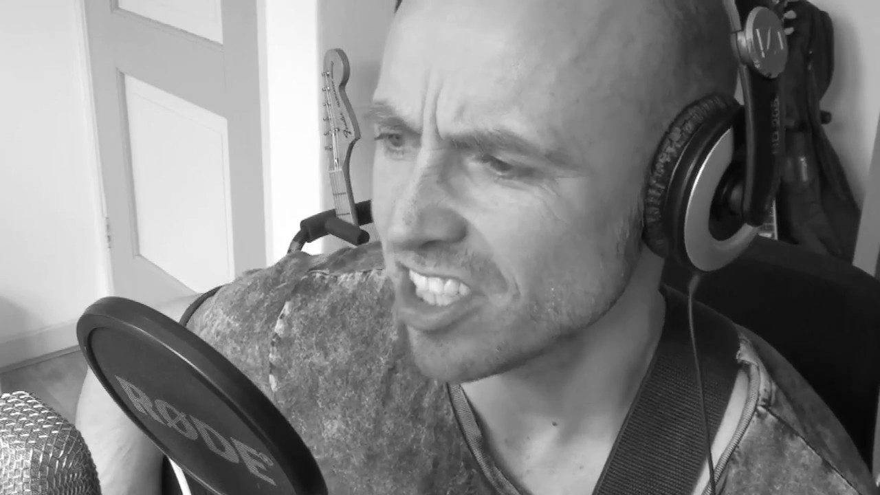 Mario Kramer - Alive (acoustic Pearl Jam cover) - YouTube