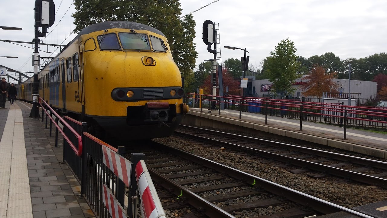 NS Plan V 452-965 vertrekt op station Beek-Elsloo richting Maastricht ...
