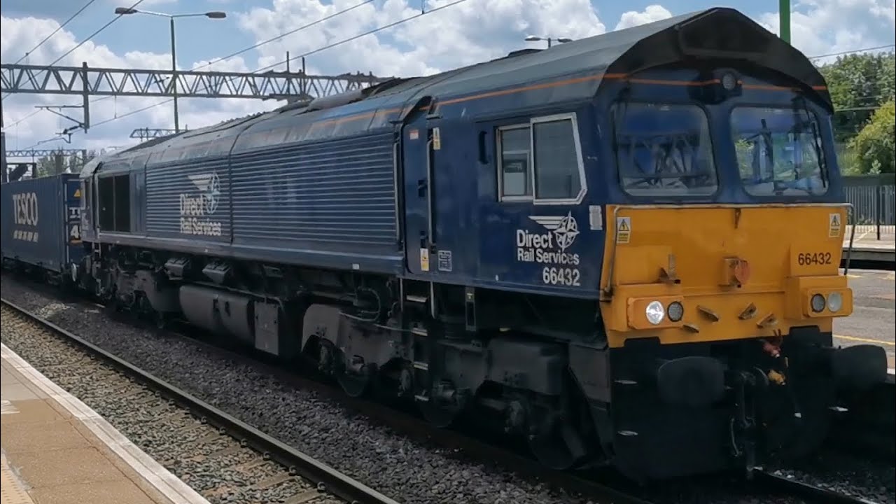 DRS Class 66 66432 Gives Tone Passing Milton Keynes with Northbound ...