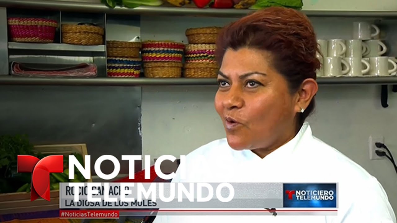 Conoce a Rocío Camacho, "la diosa de los moles" | Noticiero | Noticias Telemundo - YouTube