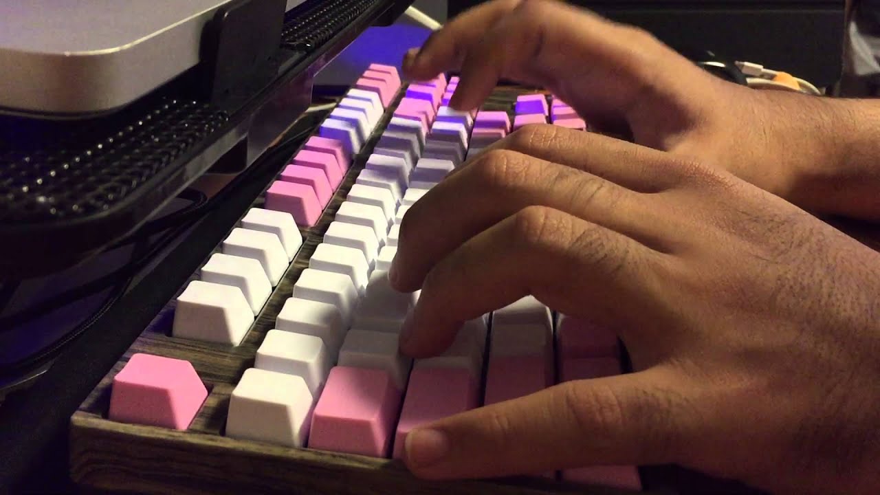 CM Novatouch, Topre 45g, Ducky Thick PBT caps typing test - YouTube