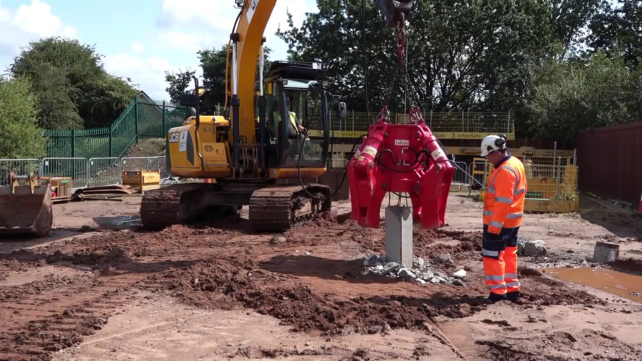 4 Jaw Cropper Product Demonstration - YouTube