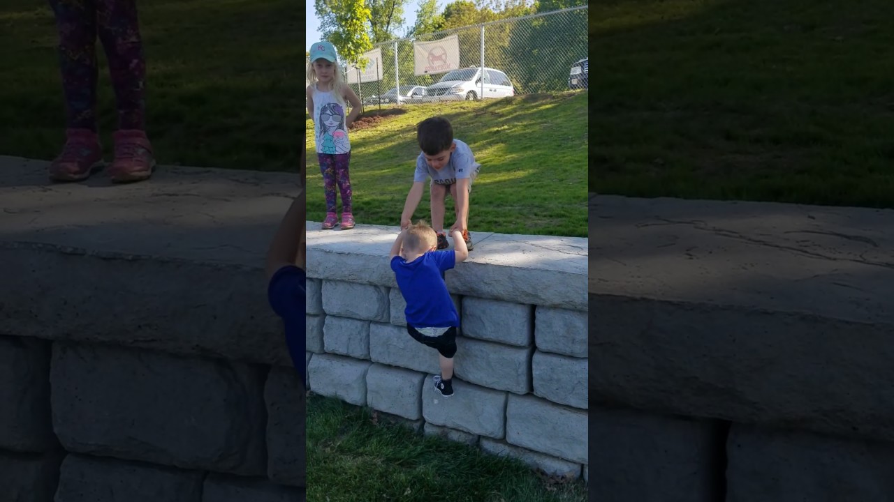 Funny teamwork fail! - YouTube