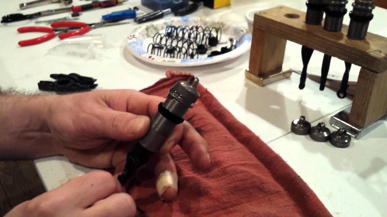 How To Bleed Your TLR 1/8 Shocks - YouTube