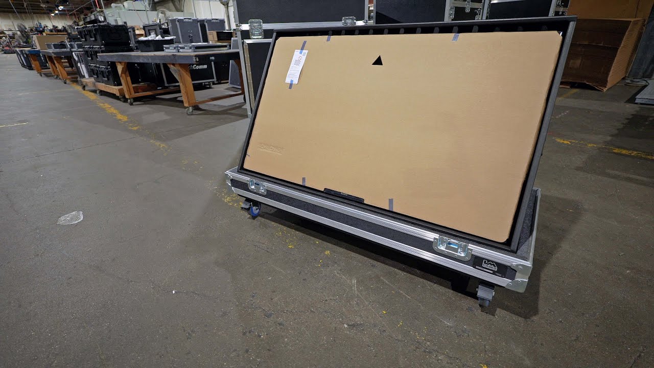 55" Confidence Monitor Road Case | LM Cases - YouTube