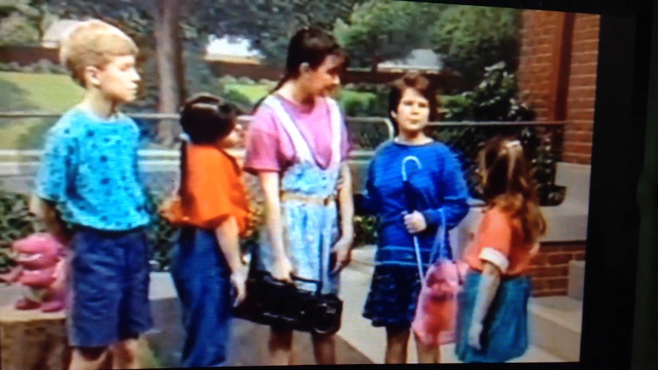 Hi Patty (Barney Super Singing Circus) - YouTube