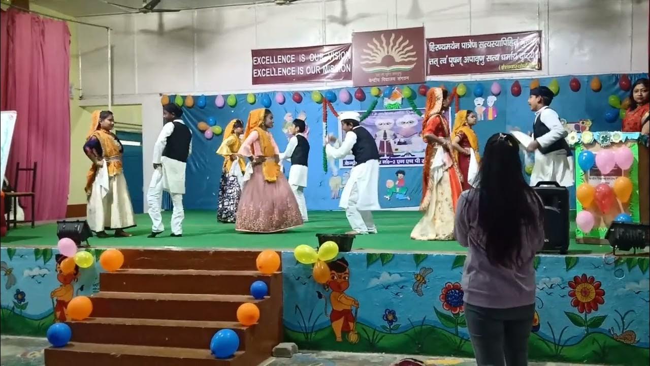 pahadi mix dance performance by kV 2 nhpc Banbasa - YouTube