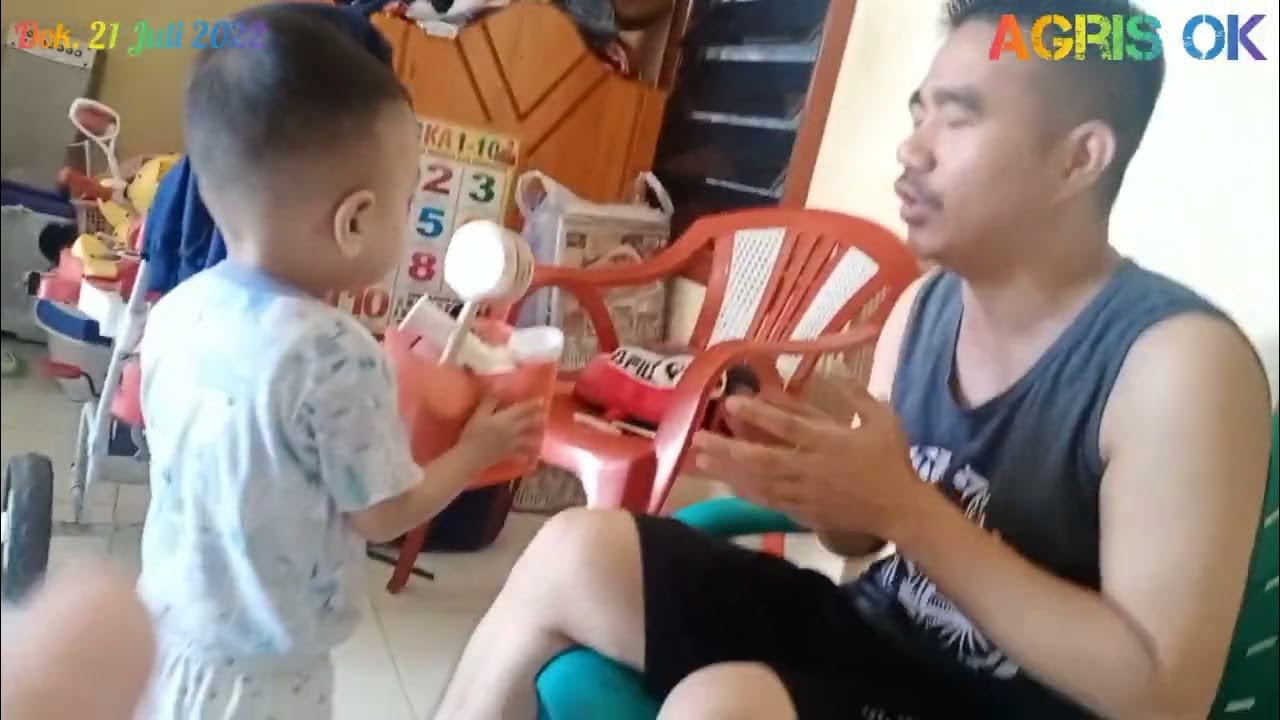 Latihan Selamat Ulang Tahun Papa || si Abang Bawa Kue || si Kakak Bawa Kamera - YouTube