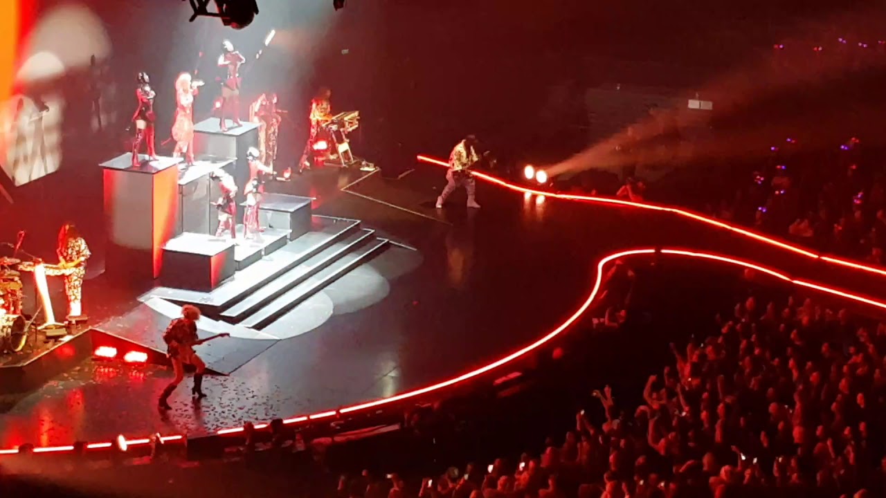 Dark Horse - Katy Perry (Witness the Tour Adelaide Australia) - YouTube