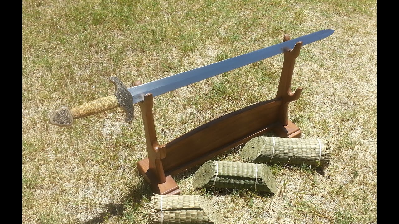 Cutting tatami with the Shenlong Jian from Longship Armoury - YouTube