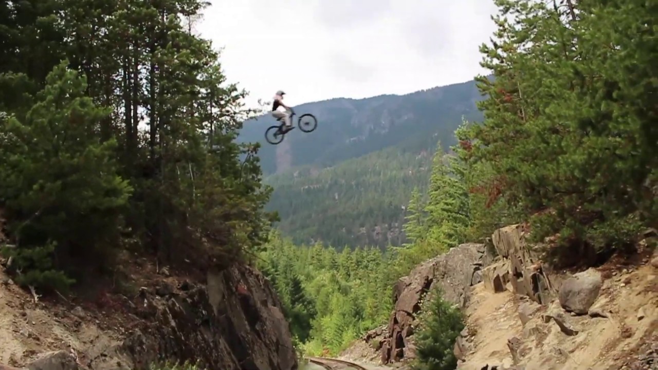 MTB train gap crash - YouTube