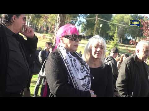 TUGA! ESTRADA U SUZAMA NA SAHRANI SINA MIRKA KODIĆA! |HYPETV - YouTube