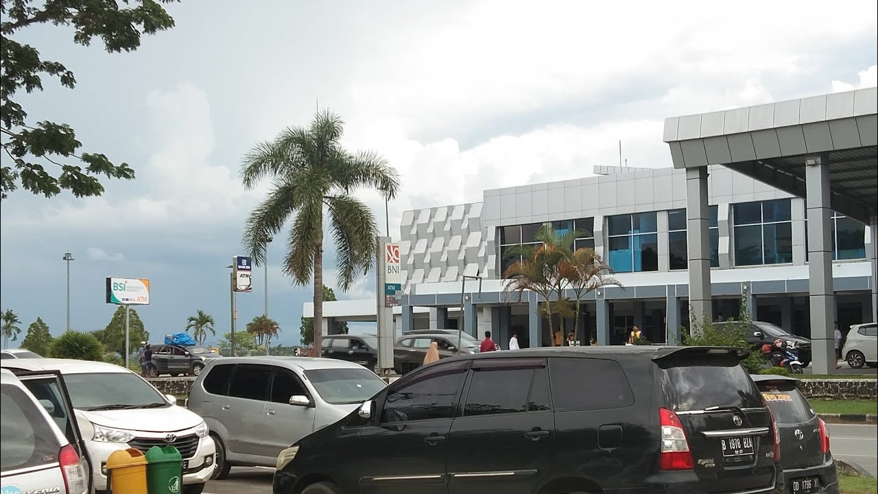 Sunset liat suasana jingga di sore Bandara Haluuleo , tipis-tipis - YouTube