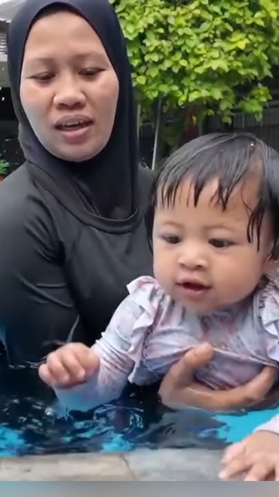 CERIANYA LILY LAGI LATIHAN RENANG BARENG RAYYANZA & TEMAN-TEMANNYA - YouTube