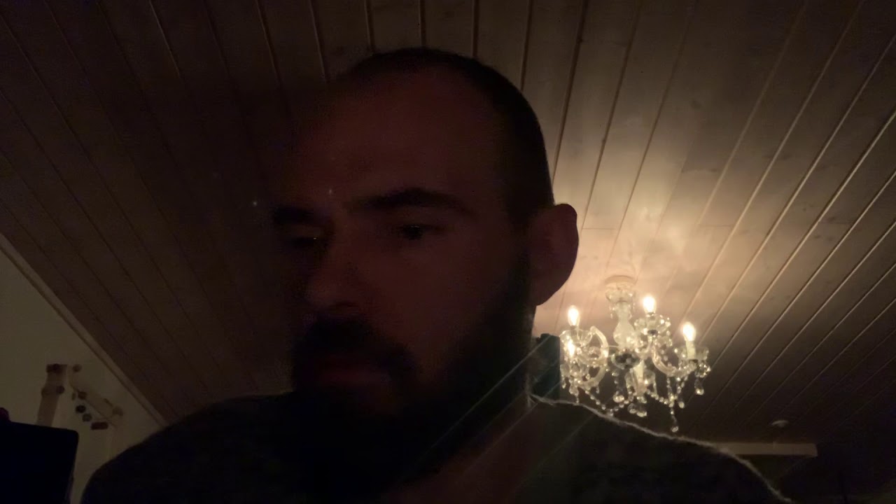 Hogni - Under Streetlights // Late night corona performance - YouTube