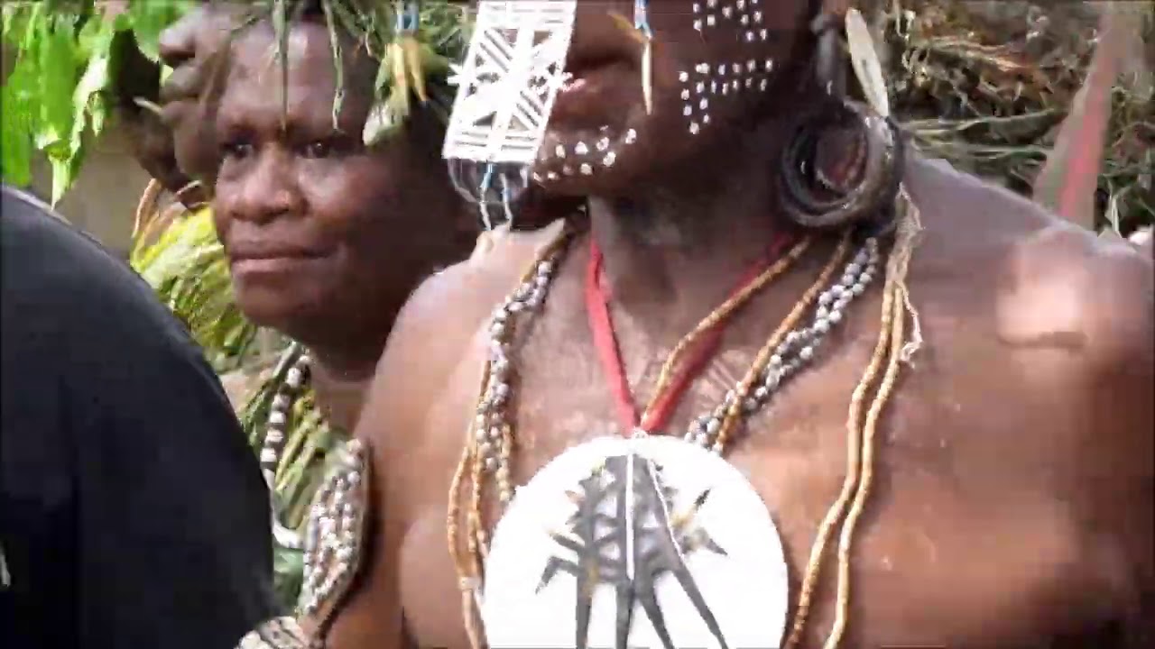 Songs in Nendo, Noipe Island, Solomon Islands. Heritage Expeditions ...