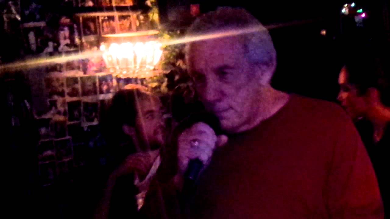 Larry Davis sings "Hallelujah" live at Paolis - YouTube