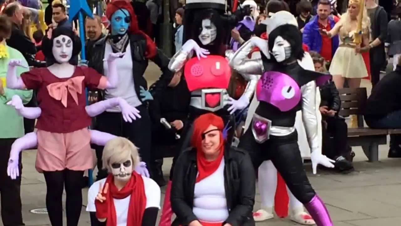 Undertale group at comic con!!! - YouTube