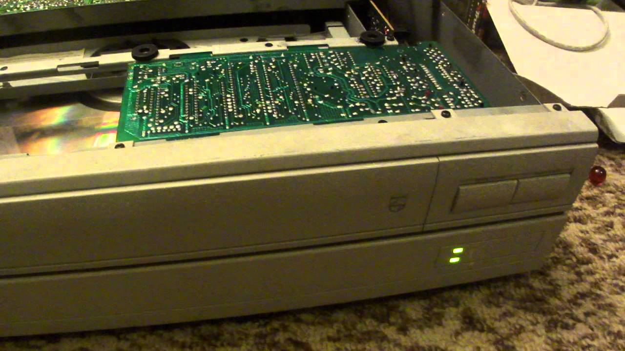 Philips VP380 Laser Disc Drive / doesn't spin anymore :-( - YouTube
