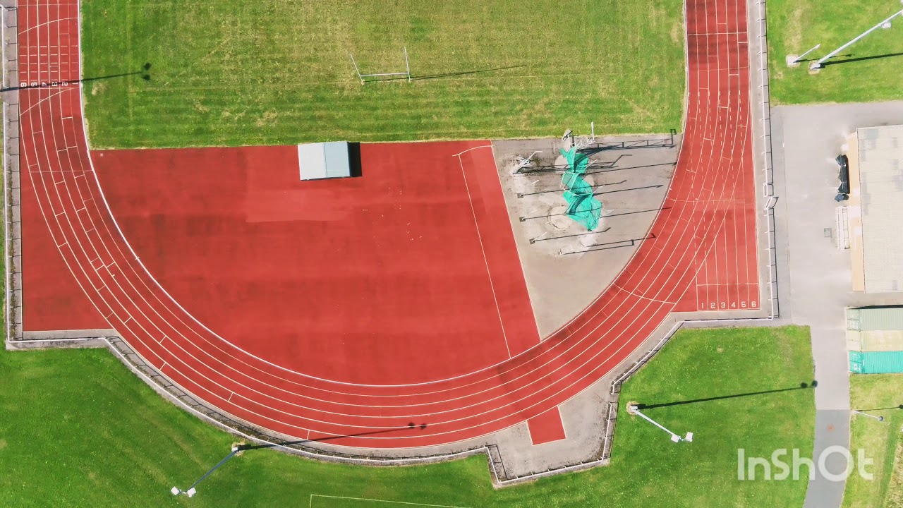 Wade deacon running track..😉 - YouTube