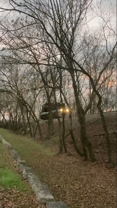 KXHR 4 (Ex CTC/SOU)-SW1 going over the Holston River 11/25/22 - YouTube