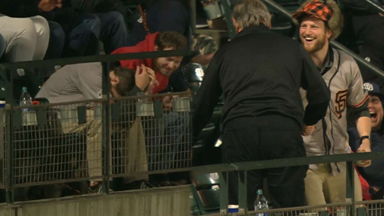 Fan drops foul ball, gets surprise from Kuiper - YouTube