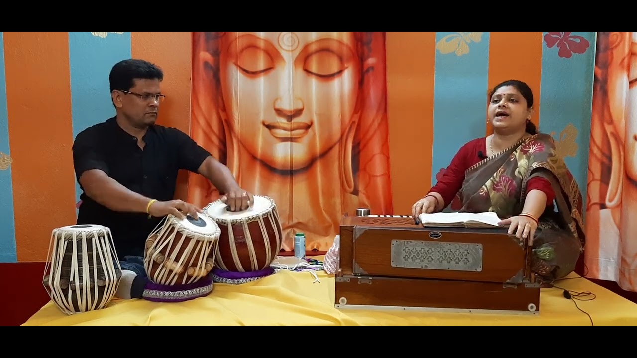 "Bone Noy Mone Mor"||Manabendra Mukherjee ||《Mousumi Banerjee》 - YouTube