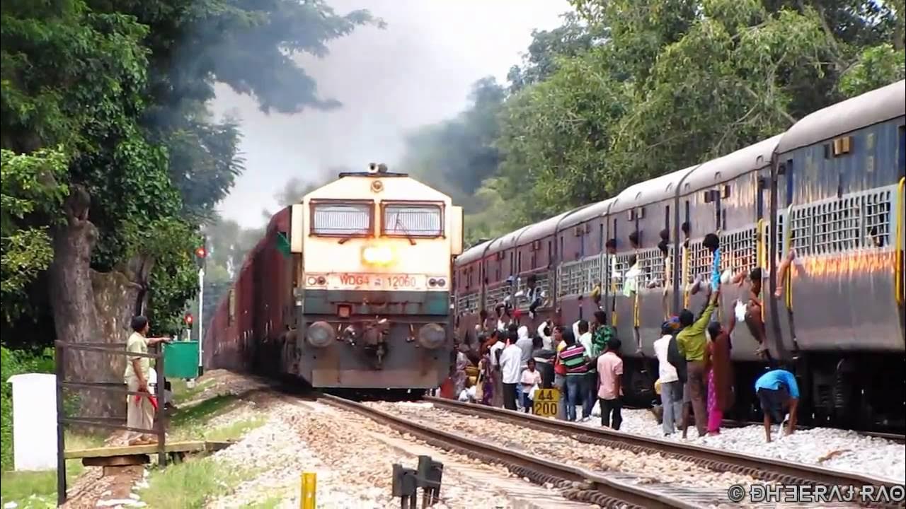 No.400: EMD WDG4 Smoking like an ALCO! - YouTube