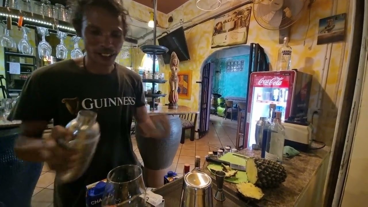 Phuket: Sawadee Krab, Kokosnuss, Kamala Beach😎 - YouTube