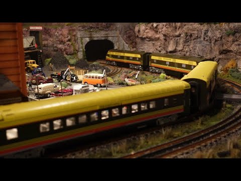 O GAUGE HIGH RAIL LAYOUT SUPER DETAILED RUNNING LIONEL AND MTH NEW AND ...