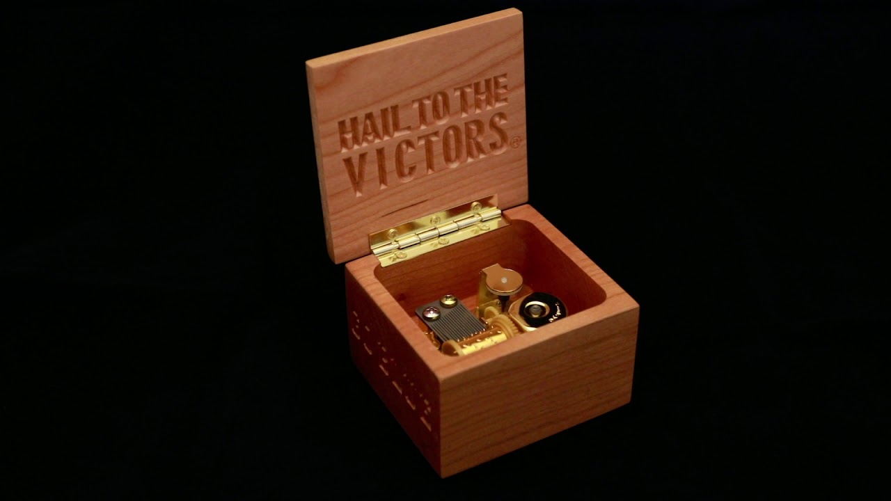 University of Michigan music box playing 'Hail to the Victors'. - YouTube