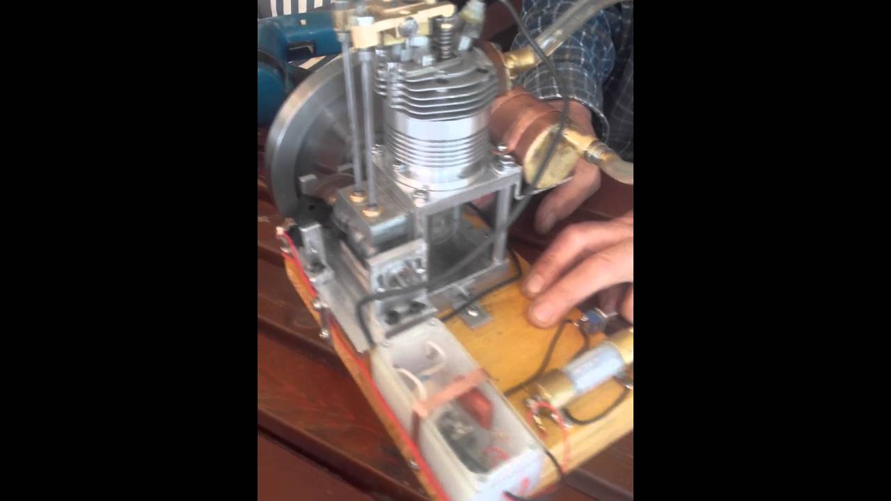 Four stroke handmade gasoline engine - YouTube