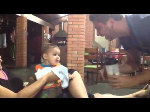 Bebê Maromba viciado em Whey Protein - YouTube