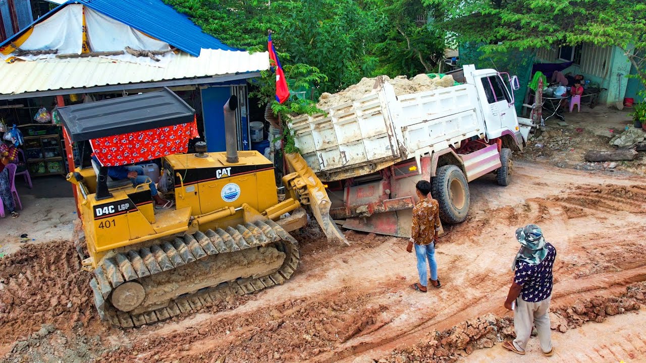 Fantastic Recovery Dump Truck Stuck - Bulldozer And Dump Truck Push ...