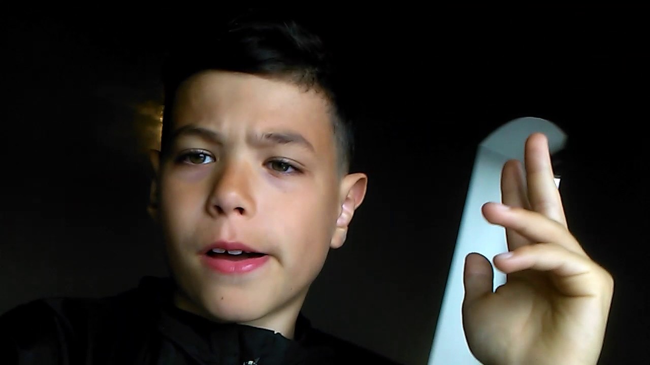 Kid sings Rap god INSANELY FAST!! - YouTube