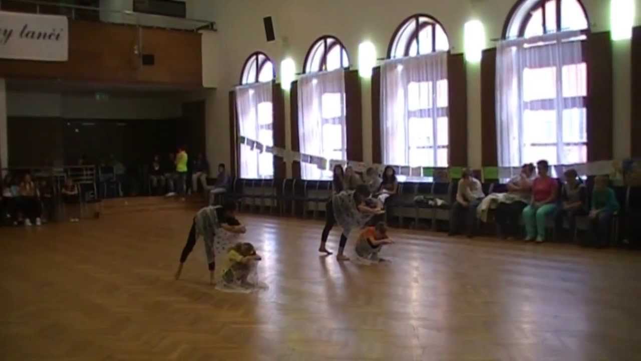 Domovy tančí 2014 - Moderní tanec - DD Vrchlabí - YouTube