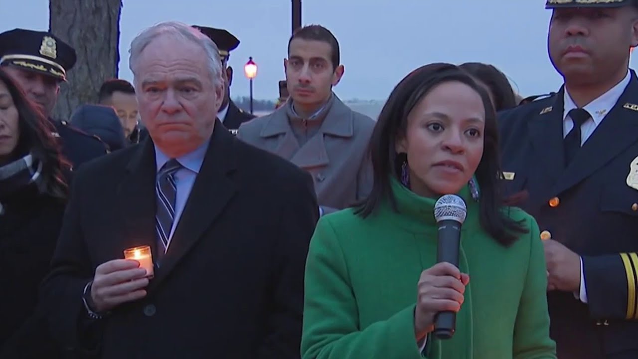 Vigil held for victims 1 week after Potomac crash | NBC4 Washington ...