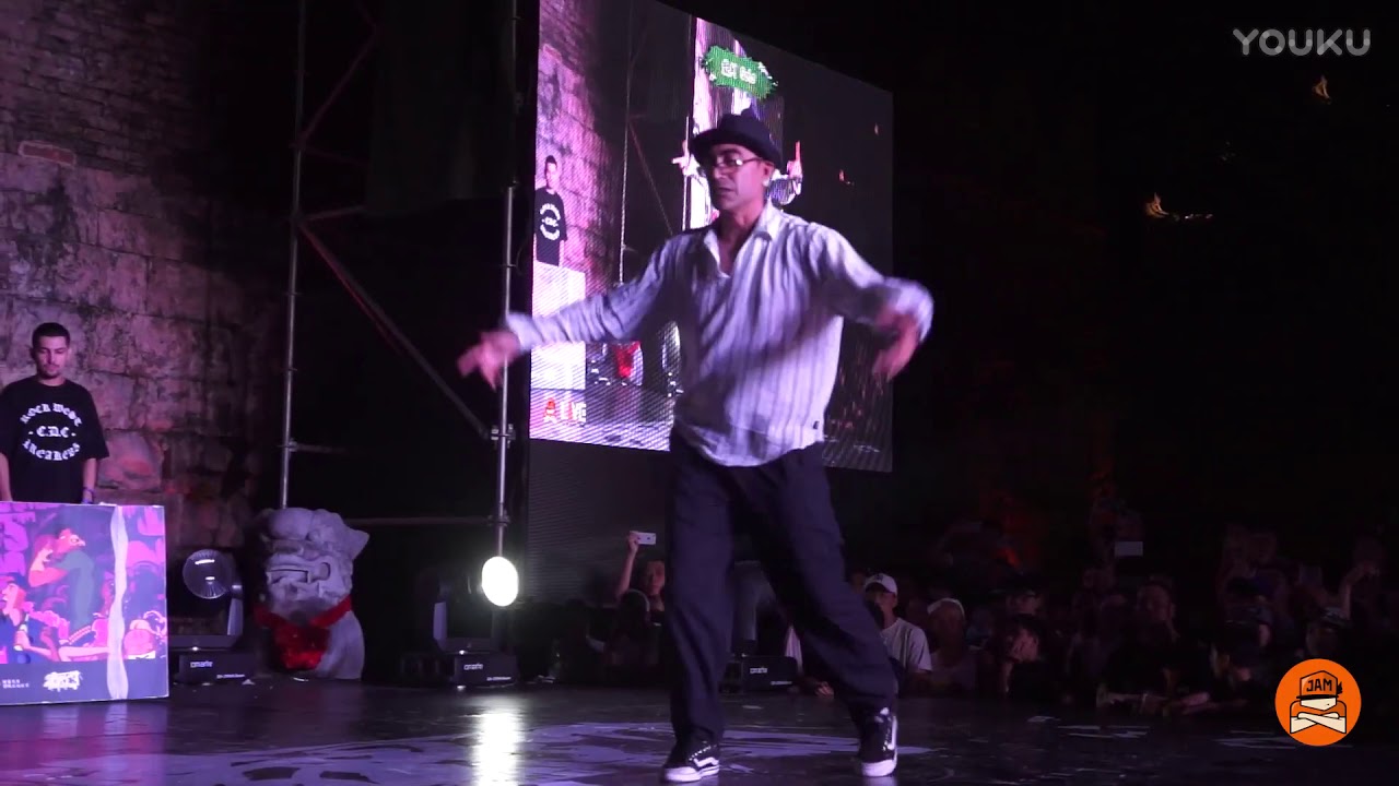 Sweepy | Popping Judge Showcase | 舞甲天下 Vol. 8 - YouTube