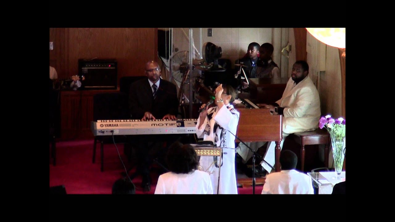 Unity Temple COGIC - Never Let A Day Go By / Bishop Carlis Moody - YouTube