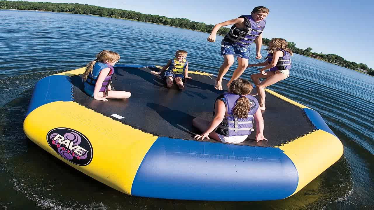 Water Sports Itza Floaty Pong Backyard and Pool Game - YouTube