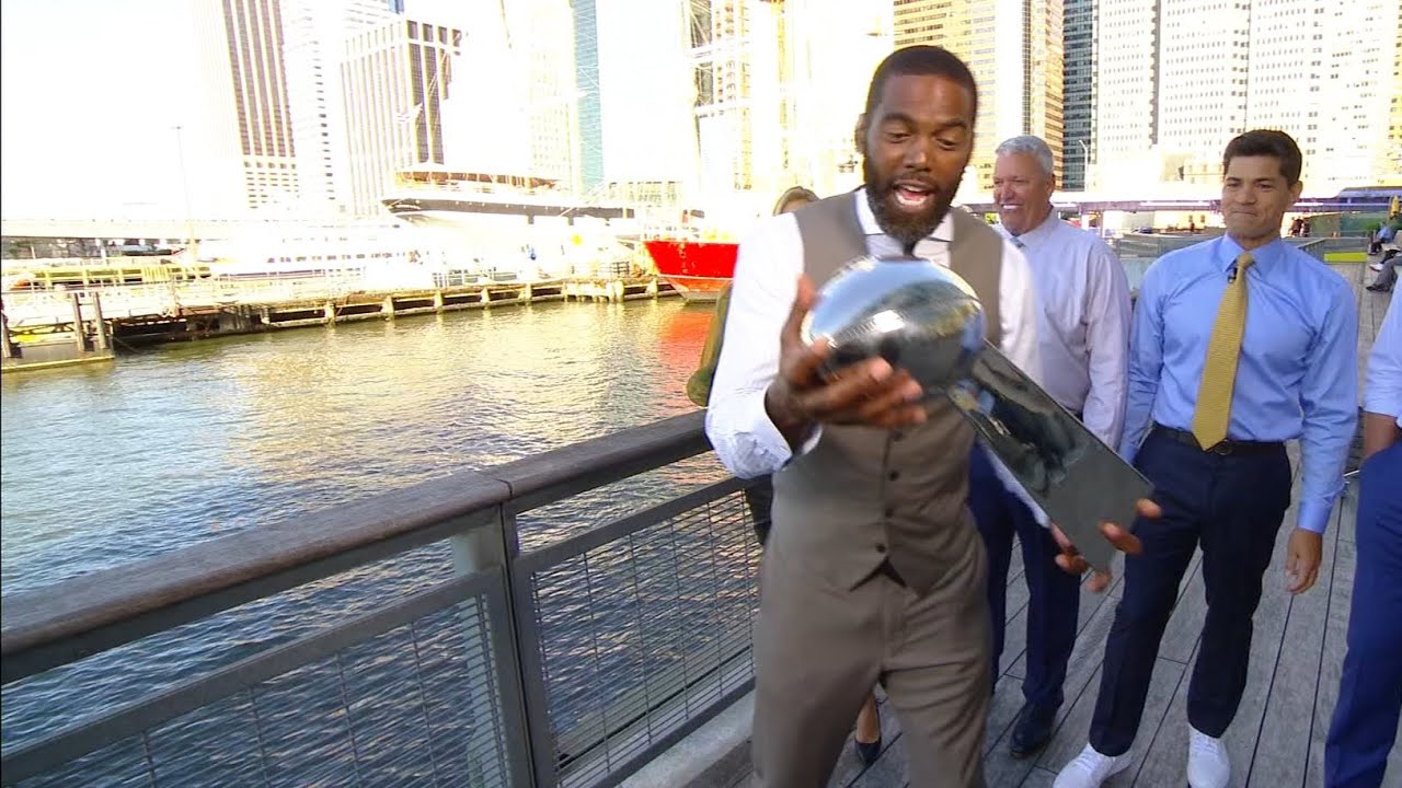 Randy Moss chucks Lombardi trophy into NYC's East River to see if it ...