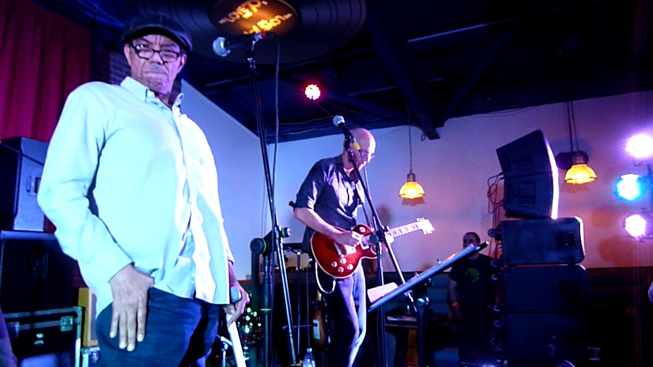 Howlin' Mojo Bones 17.1.20 - YouTube